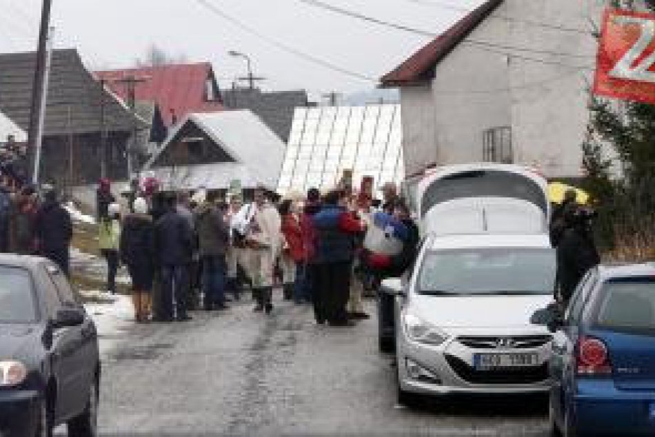 V Lome nad Rimavicou sa stretlo deväť betlehemských súborov: Klaňali sa ...